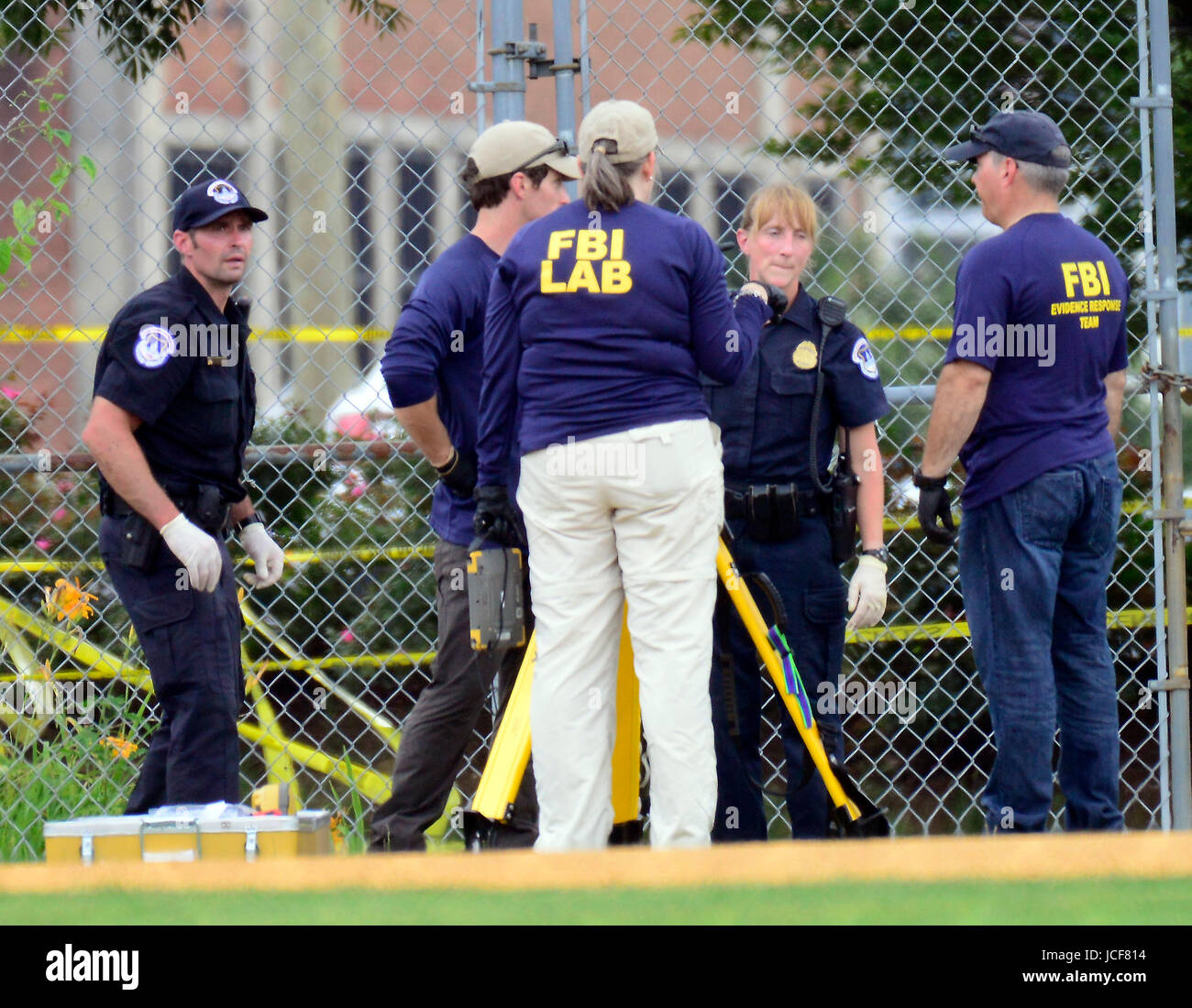 Evidence technicians from the FBI and United States Capitol Police ...