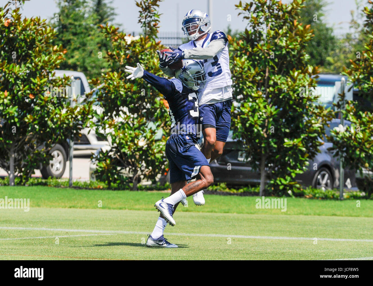Nfl helmet practice hi-res stock photography and images - Alamy