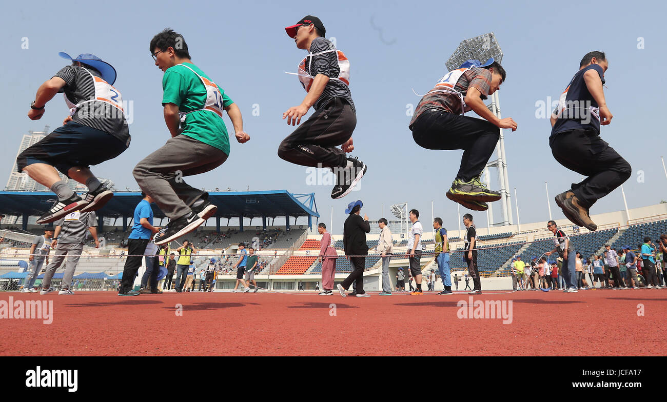 Jumping high in hope The homeless and welfare workers jump rope during ...