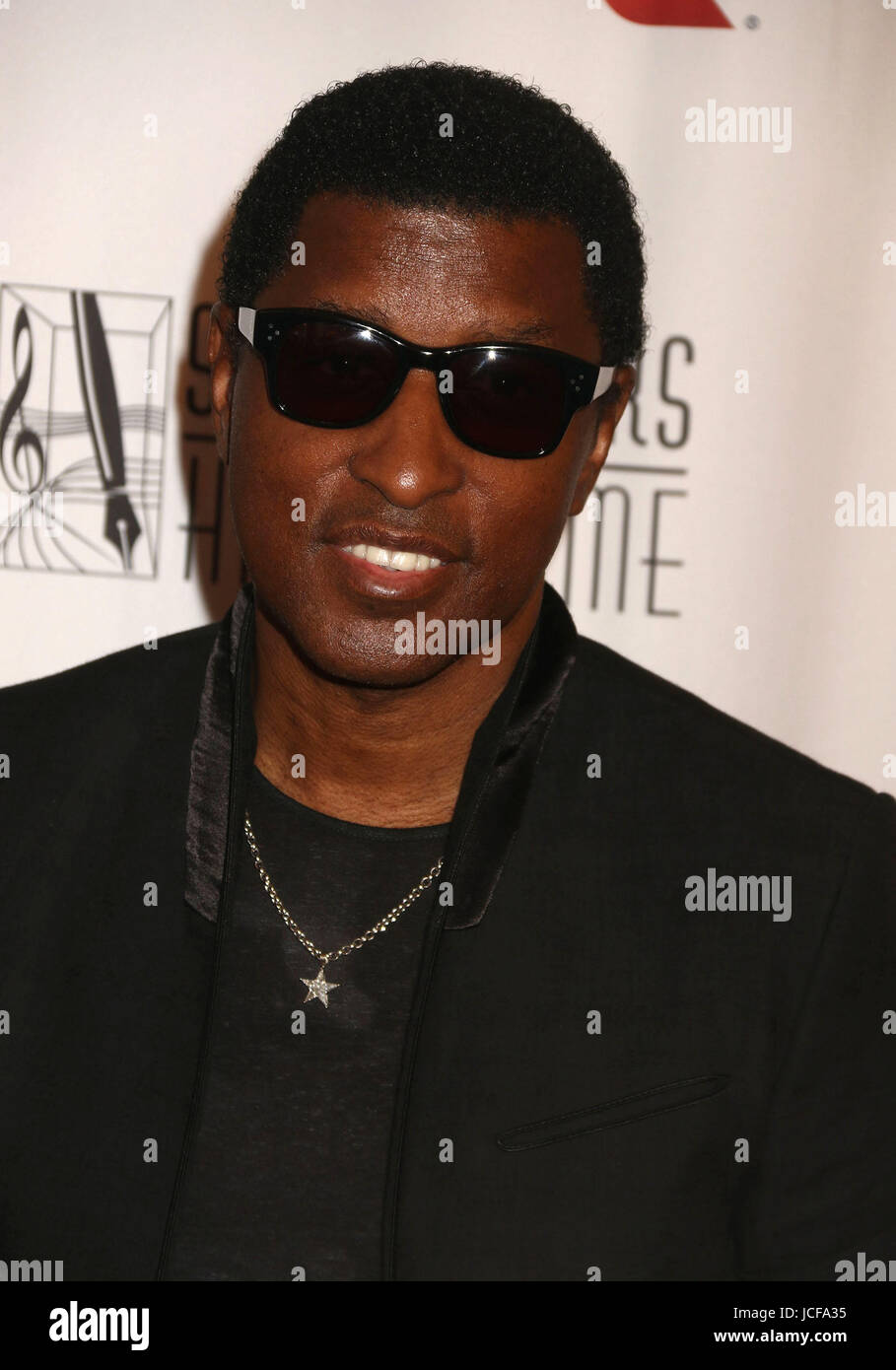 Babyface edmonds hall of fame hi-res stock photography and images - Alamy