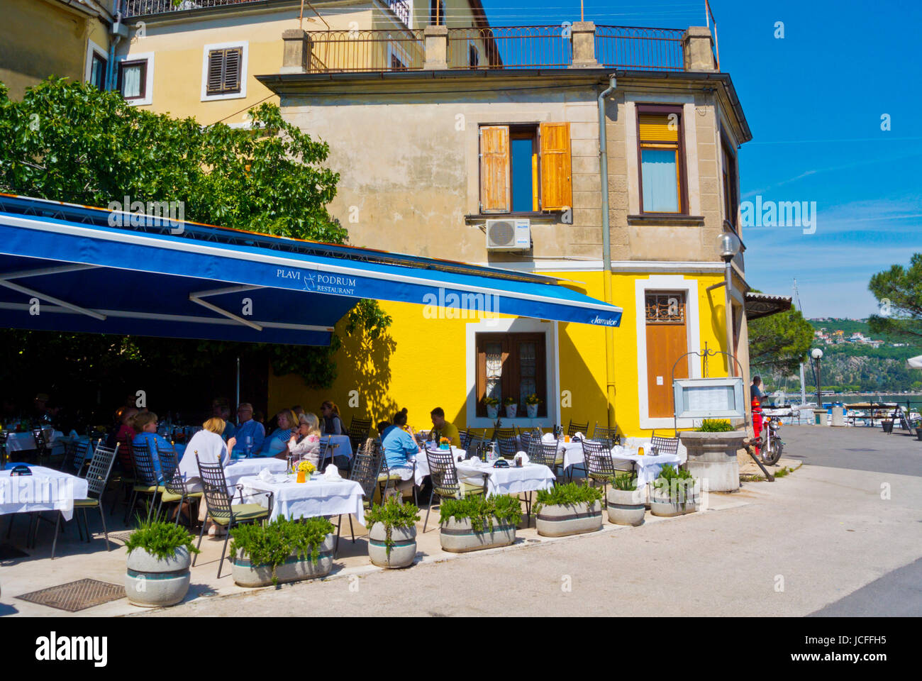 Plavi podrum hi-res stock photography and images - Alamy