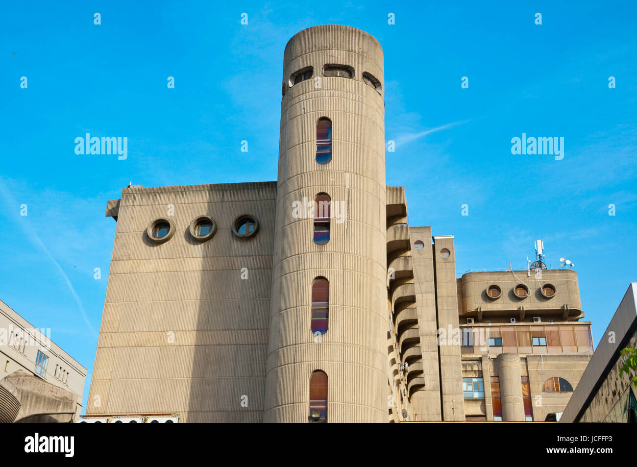 1982 building hi-res stock photography and images - Alamy