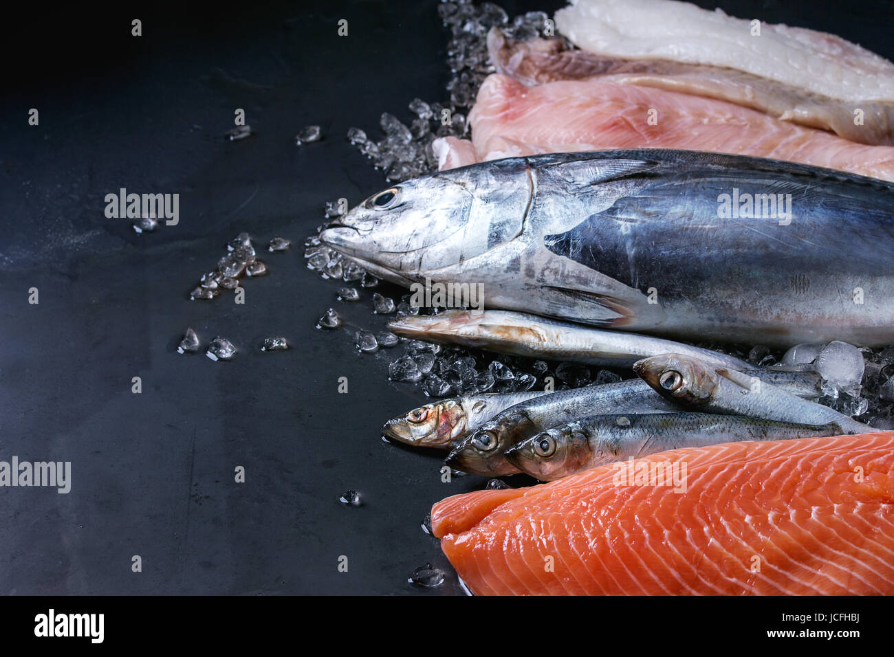 Vatiery of raw fresh fish Stock Photo - Alamy