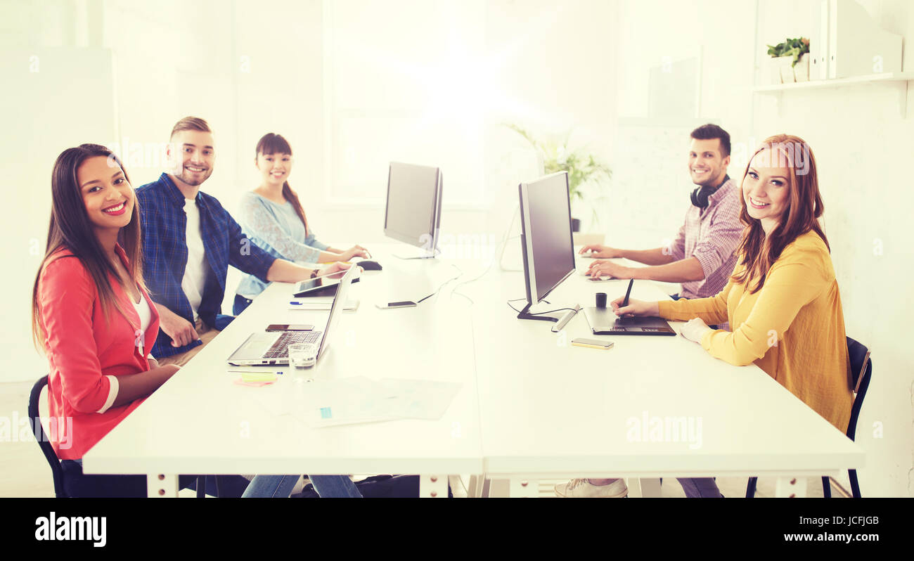 Creative team table hi-res stock photography and images - Alamy