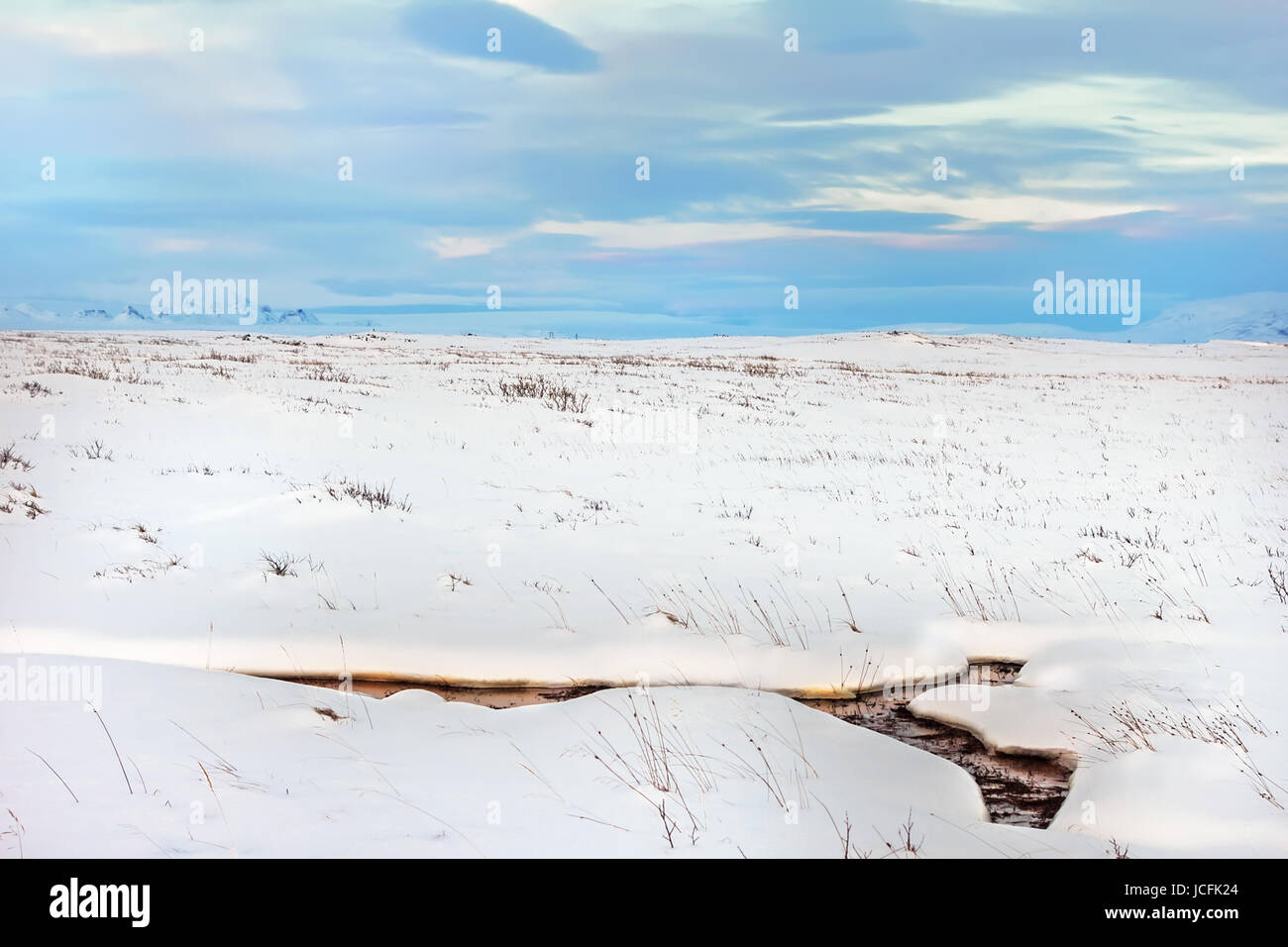 Snow covered plains hi-res stock photography and images - Alamy