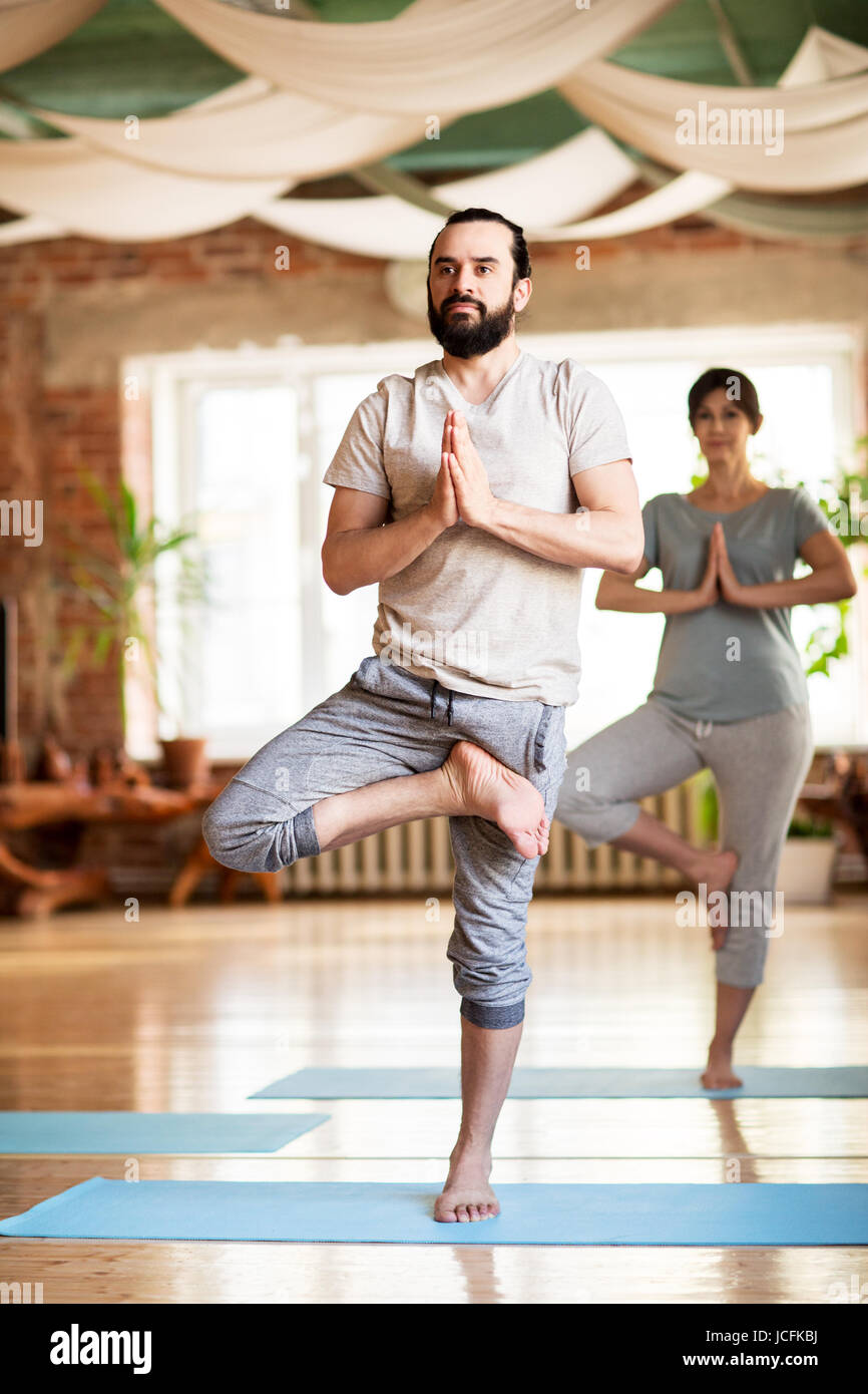 Tree pose man hi-res stock photography and images - Alamy
