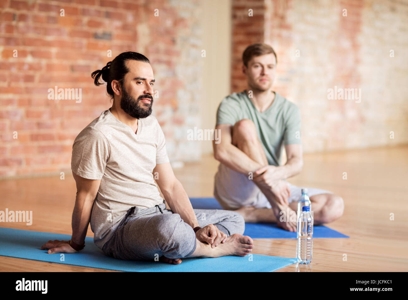 Fitness room yoga mats hi-res stock photography and images - Alamy