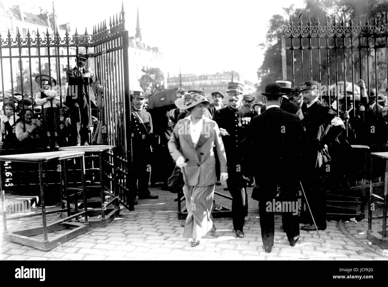 General mobilization in France: departures Gare de l'Est railway ...