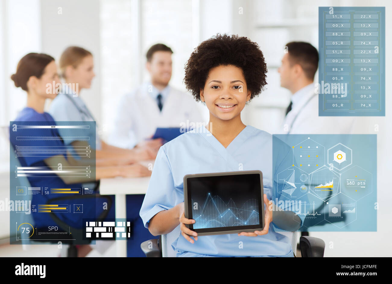 Doctor with chart hi-res stock photography and images - Alamy