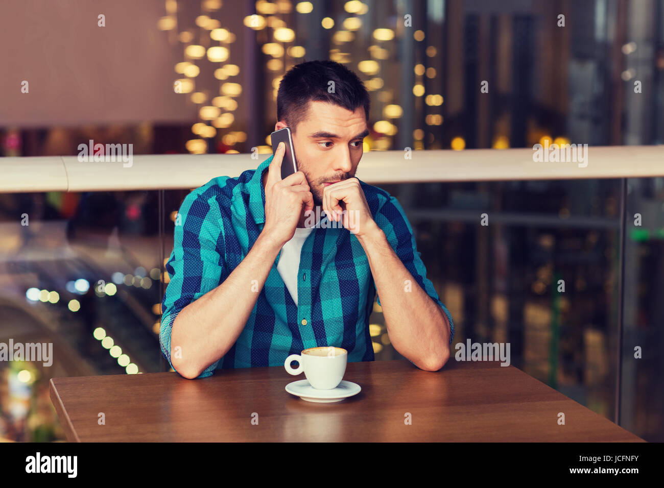 Man waiting restaurant alone hi-res stock photography and images - Alamy