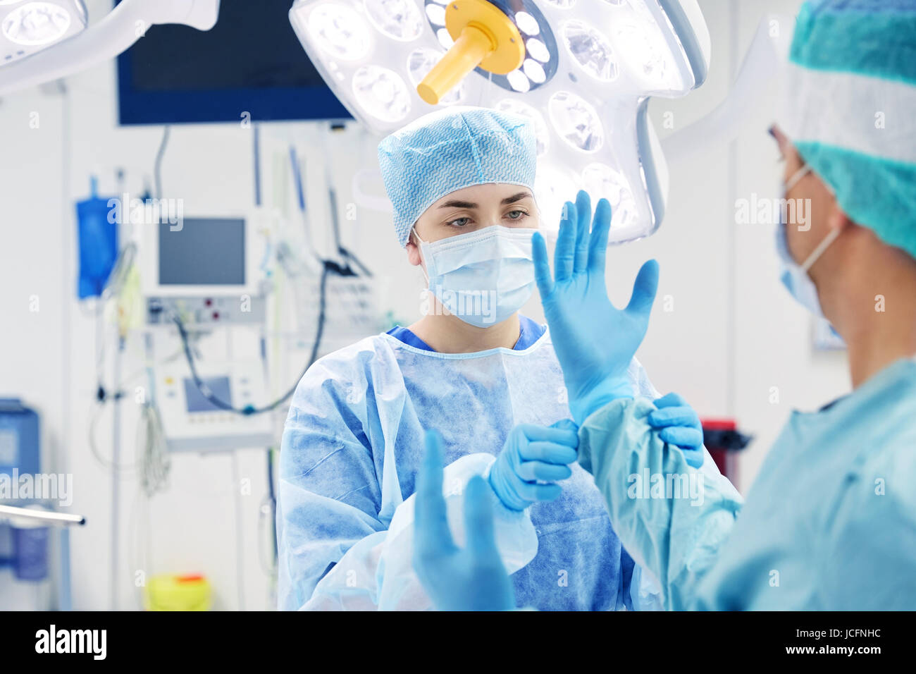 Operating room uniform hi-res stock photography and images - Alamy