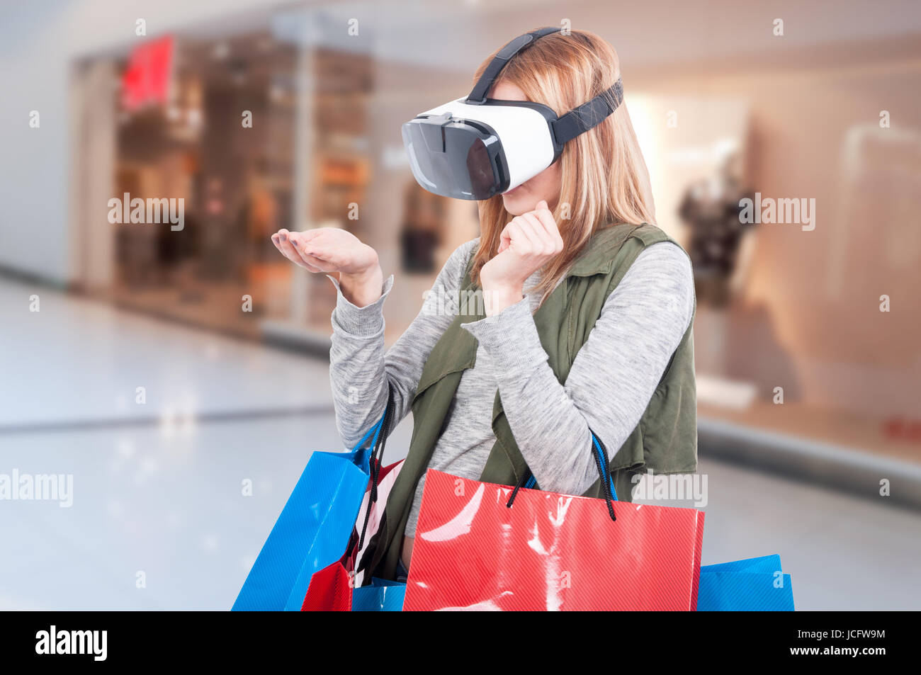Experience game store hi-res stock photography and images - Alamy