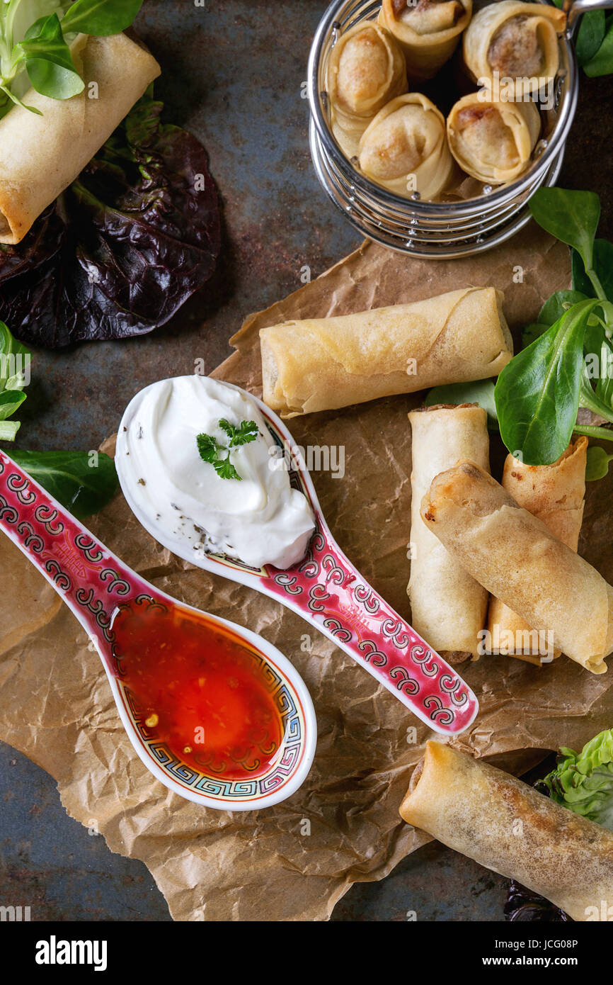 Red paper roll chinese hi-res stock photography and images - Alamy