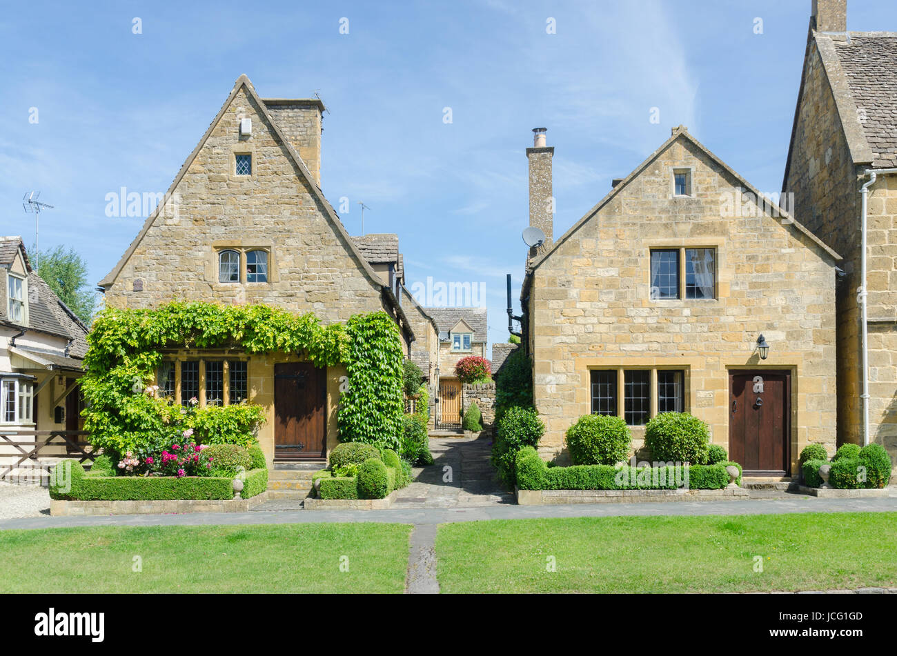 Cotswolds cottage hi-res stock photography and images - Alamy