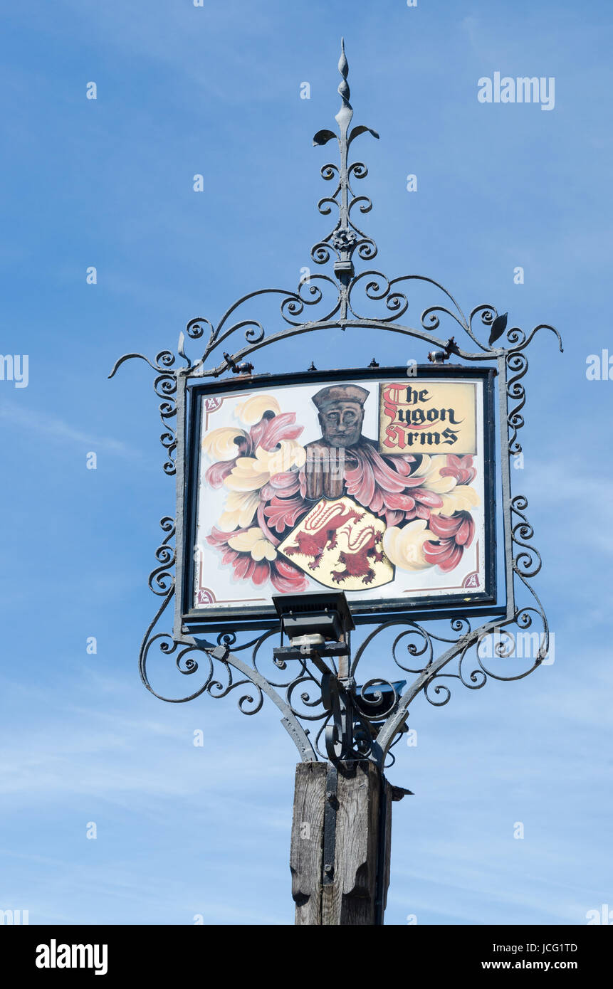 The lygon arms hotel in the cotswold village broadway hi-res stock ...