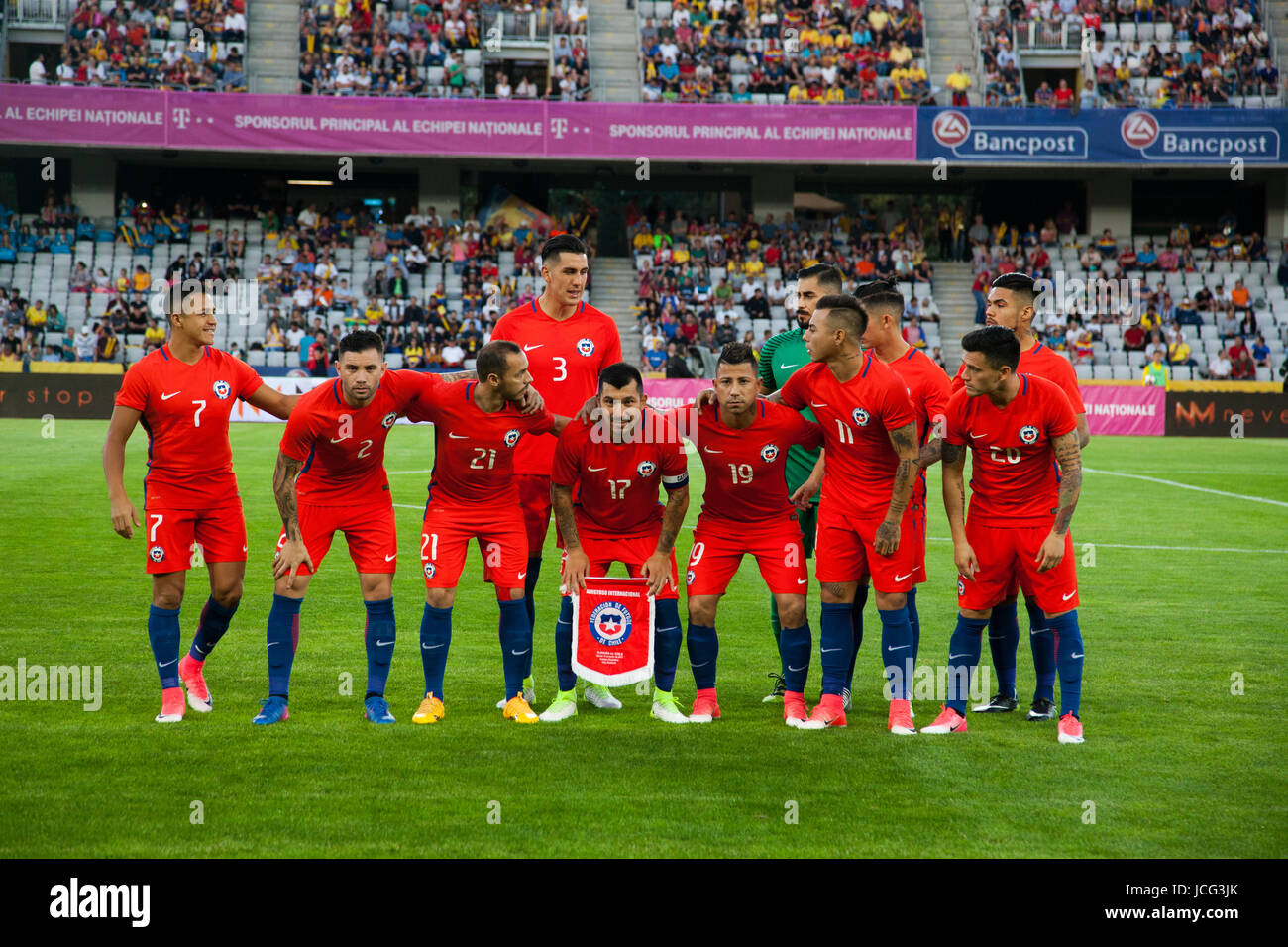 Chile's national football team posing ahead of Romania vs Chile ...