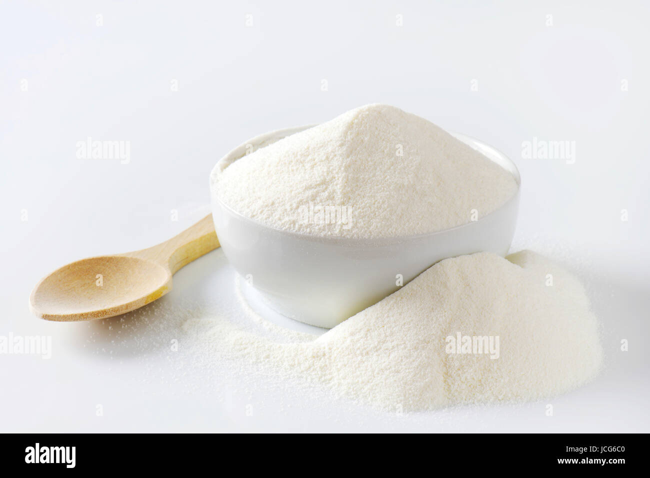 Bowl of full cream powdered milk Stock Photo - Alamy