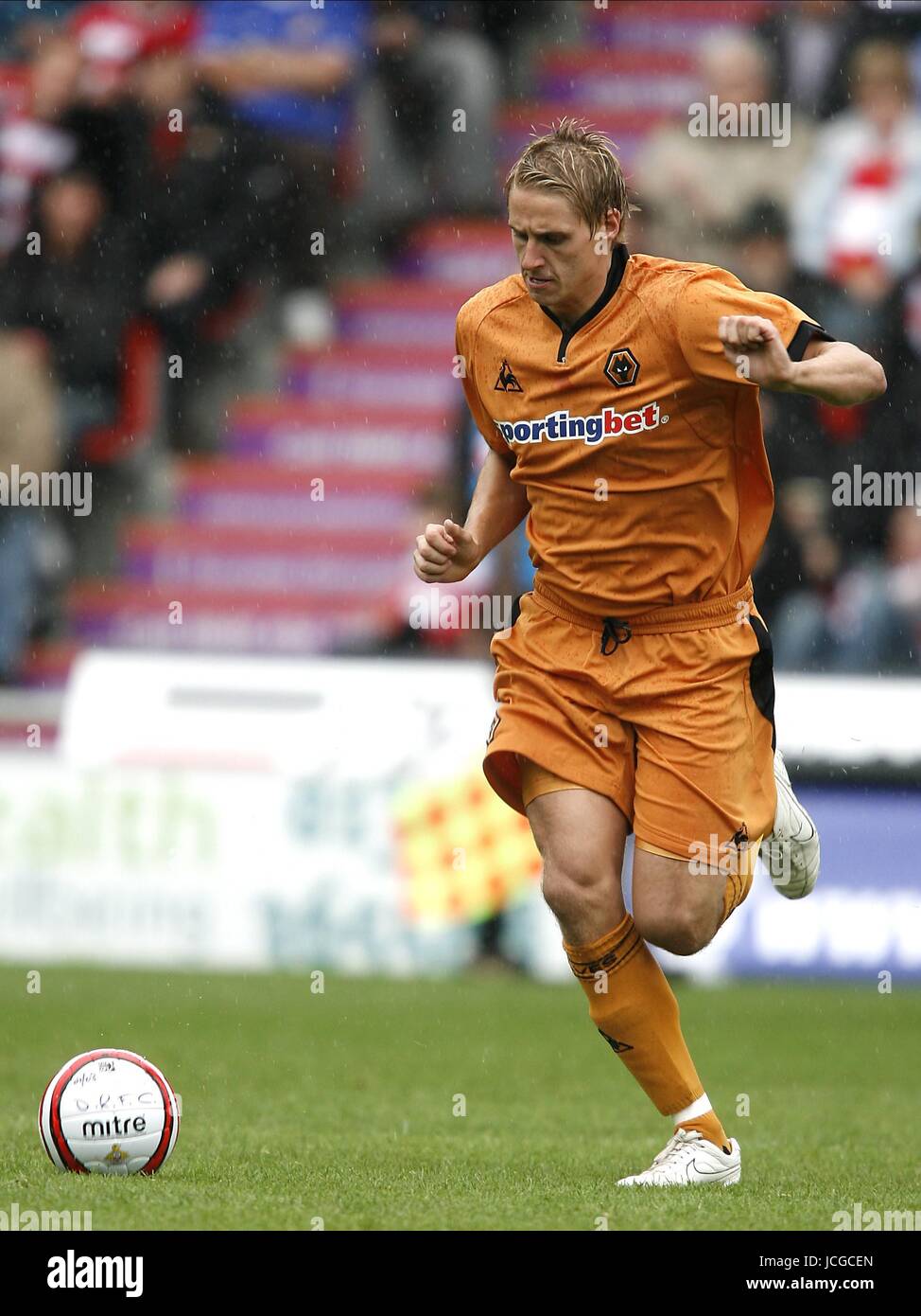 DAVID EDWARDS WOLVERHAMPTON WANDERERS FC DONCASTER V WOLVES KEEPMOAT ...
