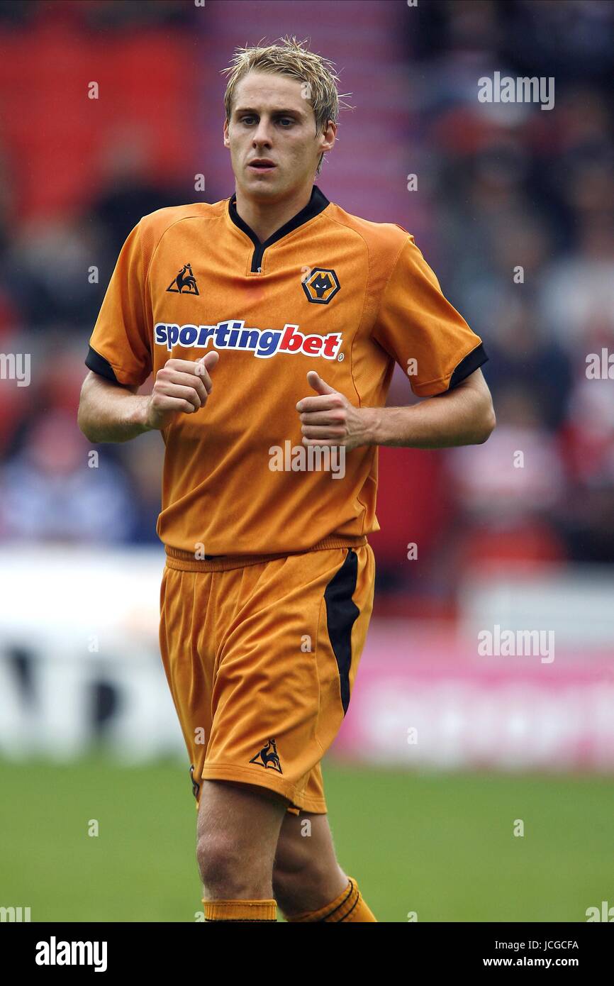 DAVID EDWARDS WOLVERHAMPTON WANDERERS FC DONCASTER V WOLVES KEEPMOAT ...