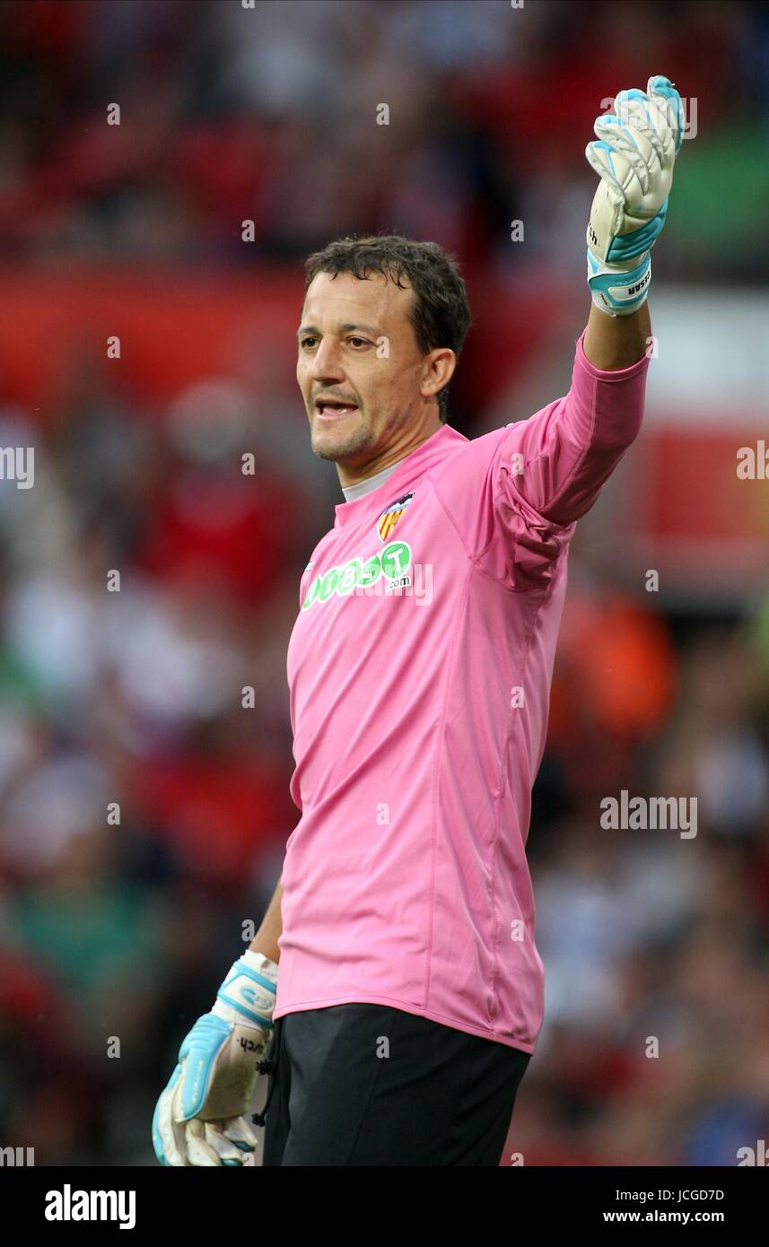 Old trafford sanchez cesar hi-res stock photography and images - Alamy