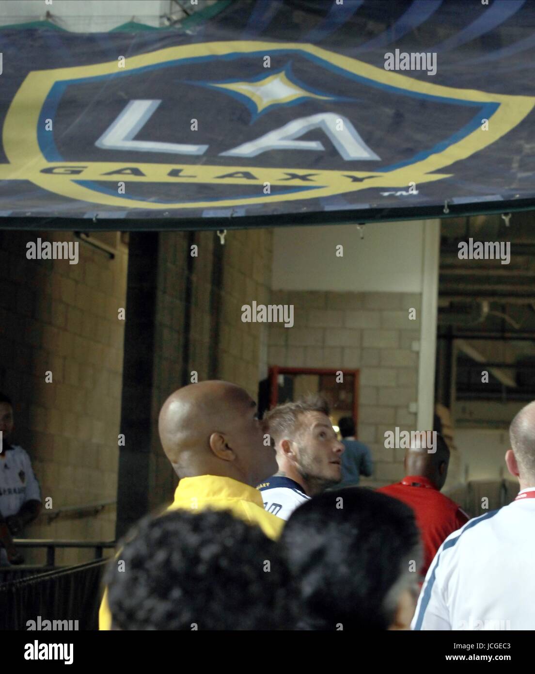 DAVID BECKHAM SENT OFF FANS SHOUTING AT HIM LOS ANGELES GALAXY V ...