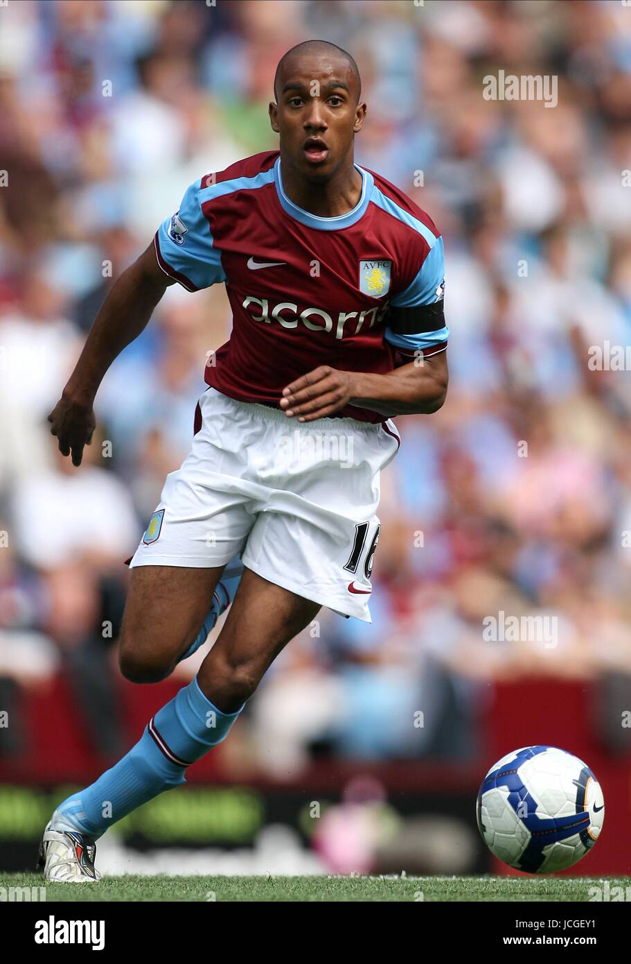 Fabian delph aston villa fc hi-res stock photography and images - Alamy