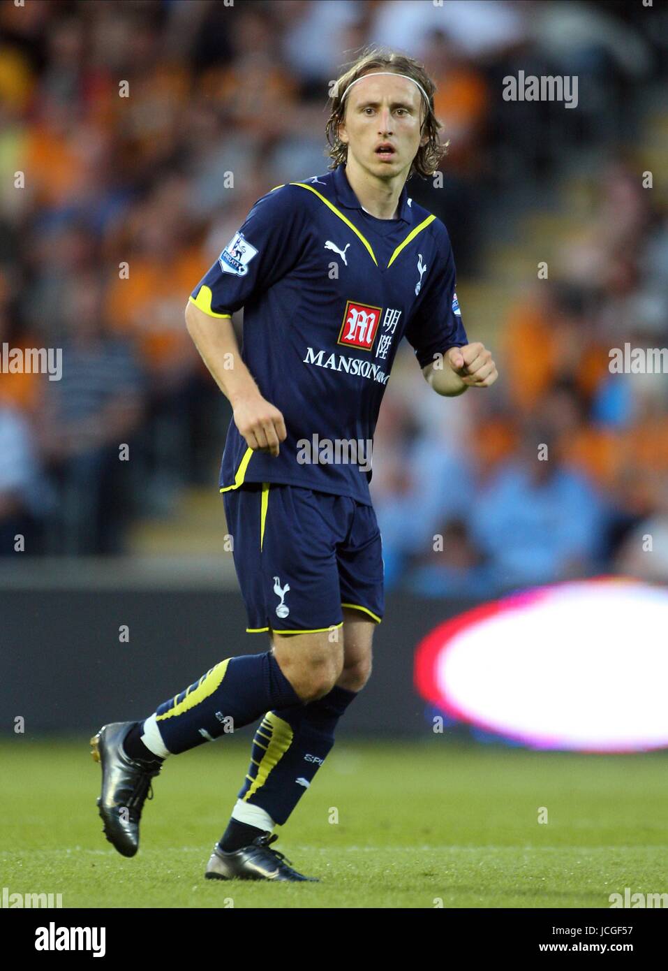 Luka modric tottenham hull hi-res stock photography and images - Alamy