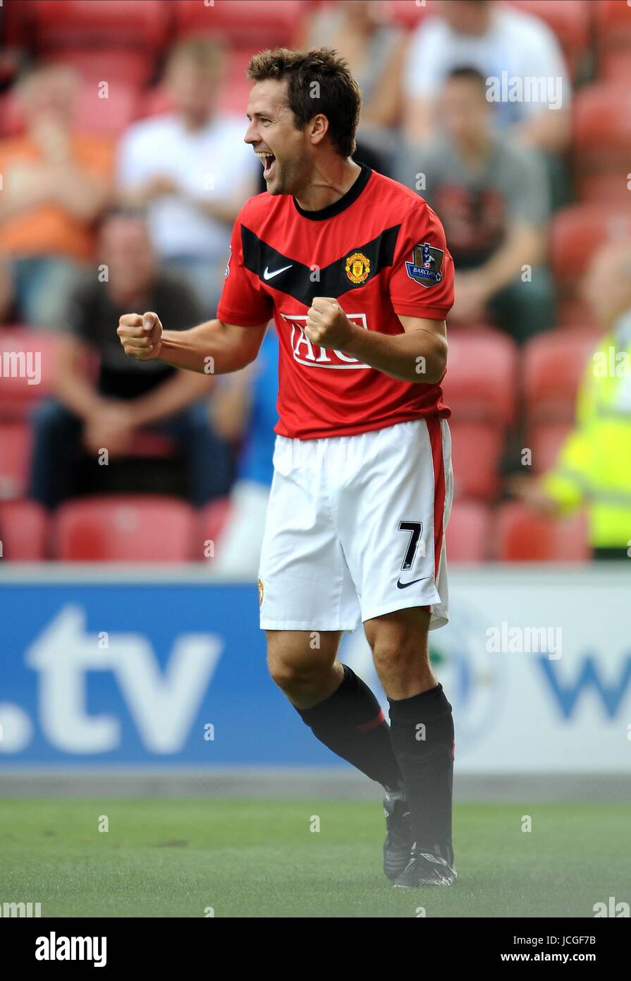 MICHAEL OWEN CELEBRATES GOAL WIGAN V MANCHESTER UNITED WIGAN V ...