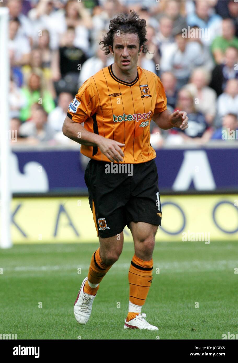 STEPHEN HUNT HULL CITY FC HULL V BOLTON KC STADIUM, HULL, ENGLAND 22 ...