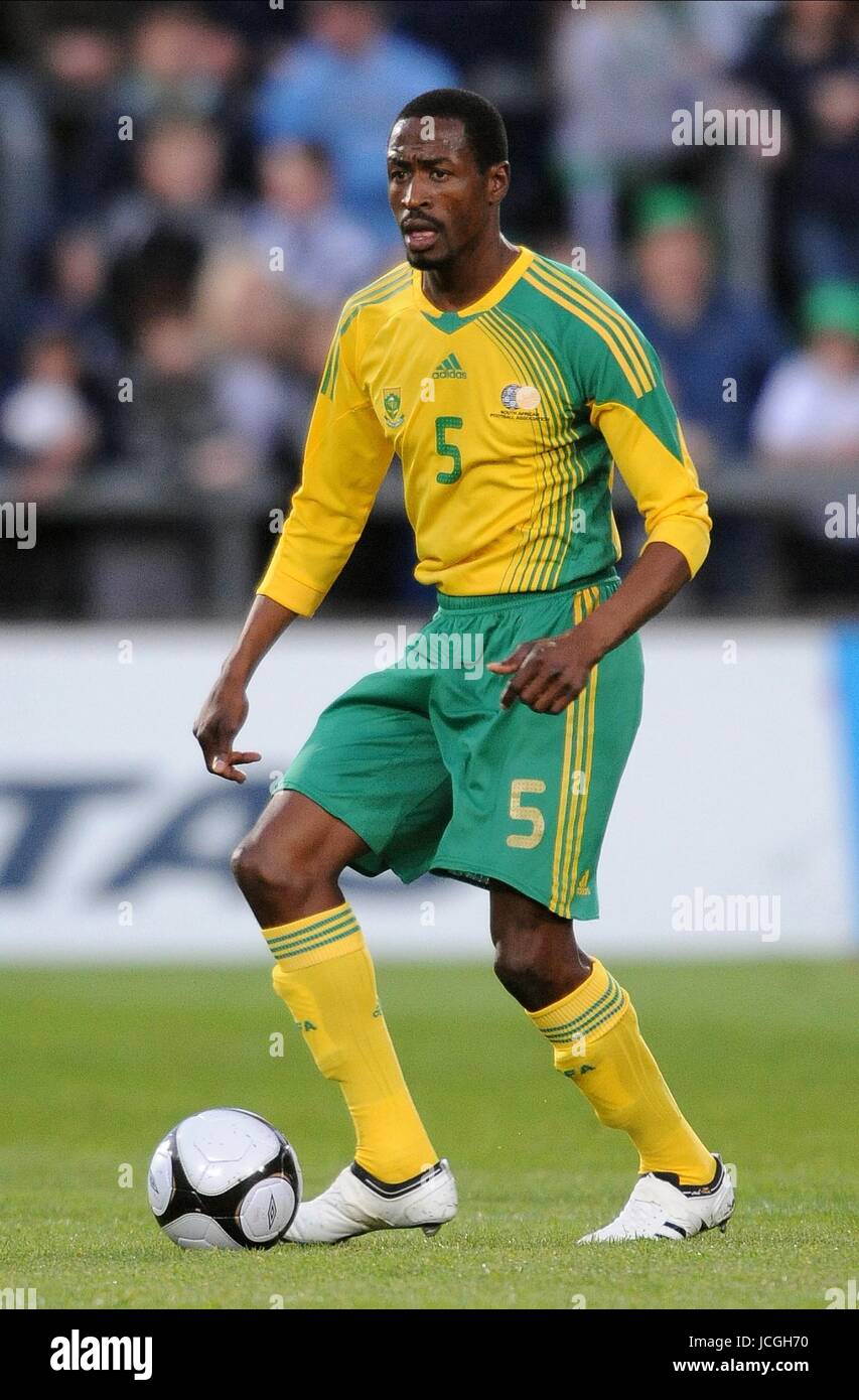 BENSON MHLONGO SOUTH AFRICA REP OF IRELAND V SOUTH AFRICA THOMOND PARK ...