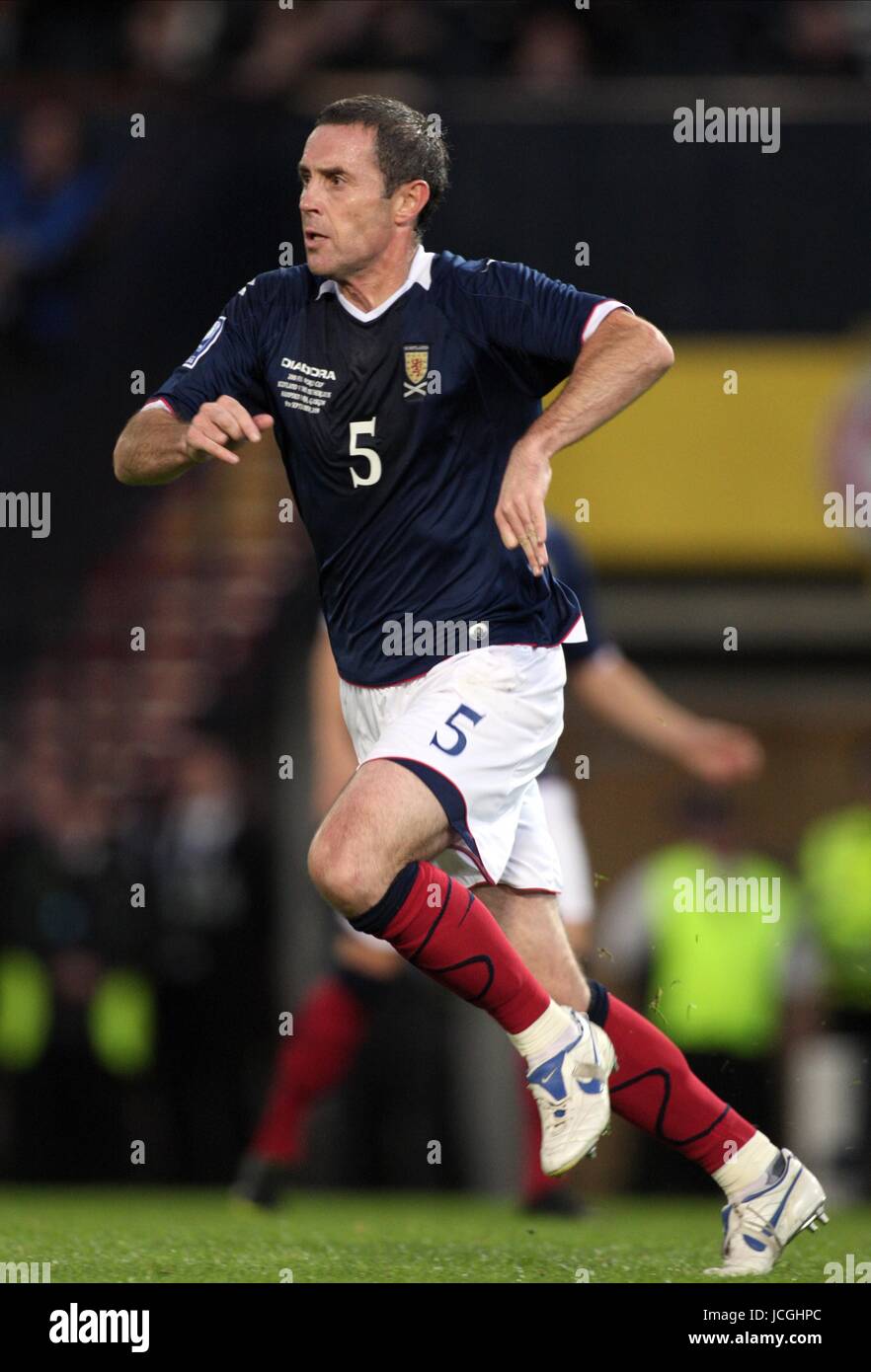 DAVID WEIR SCOTLAND & GLASGOW RANGERS FC SCOTLAND V HOLLAND HAMPDEN ...