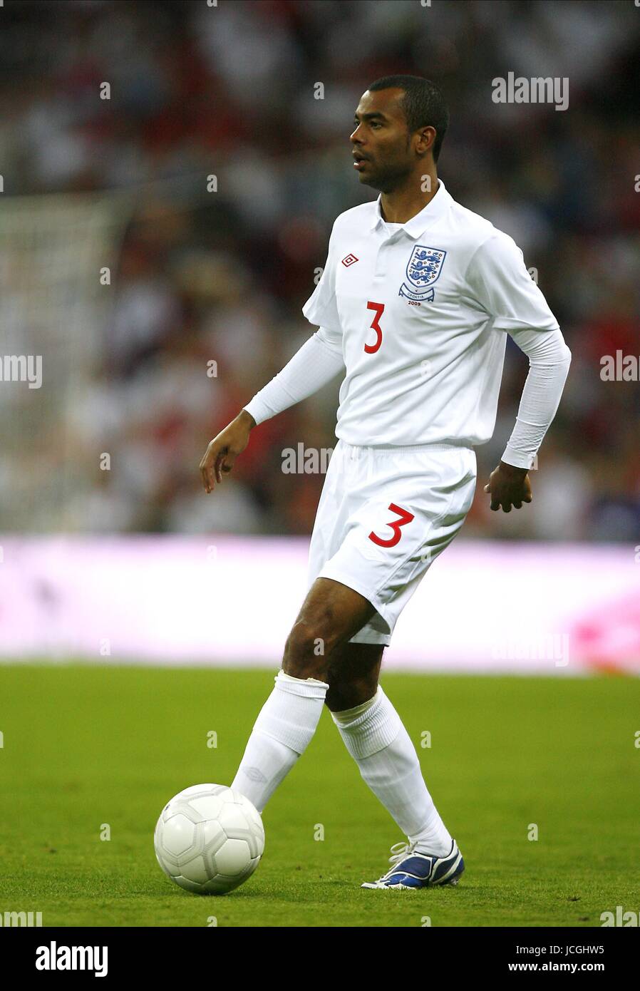 Ashley cole chelsea fc may hi-res stock photography and images - Alamy
