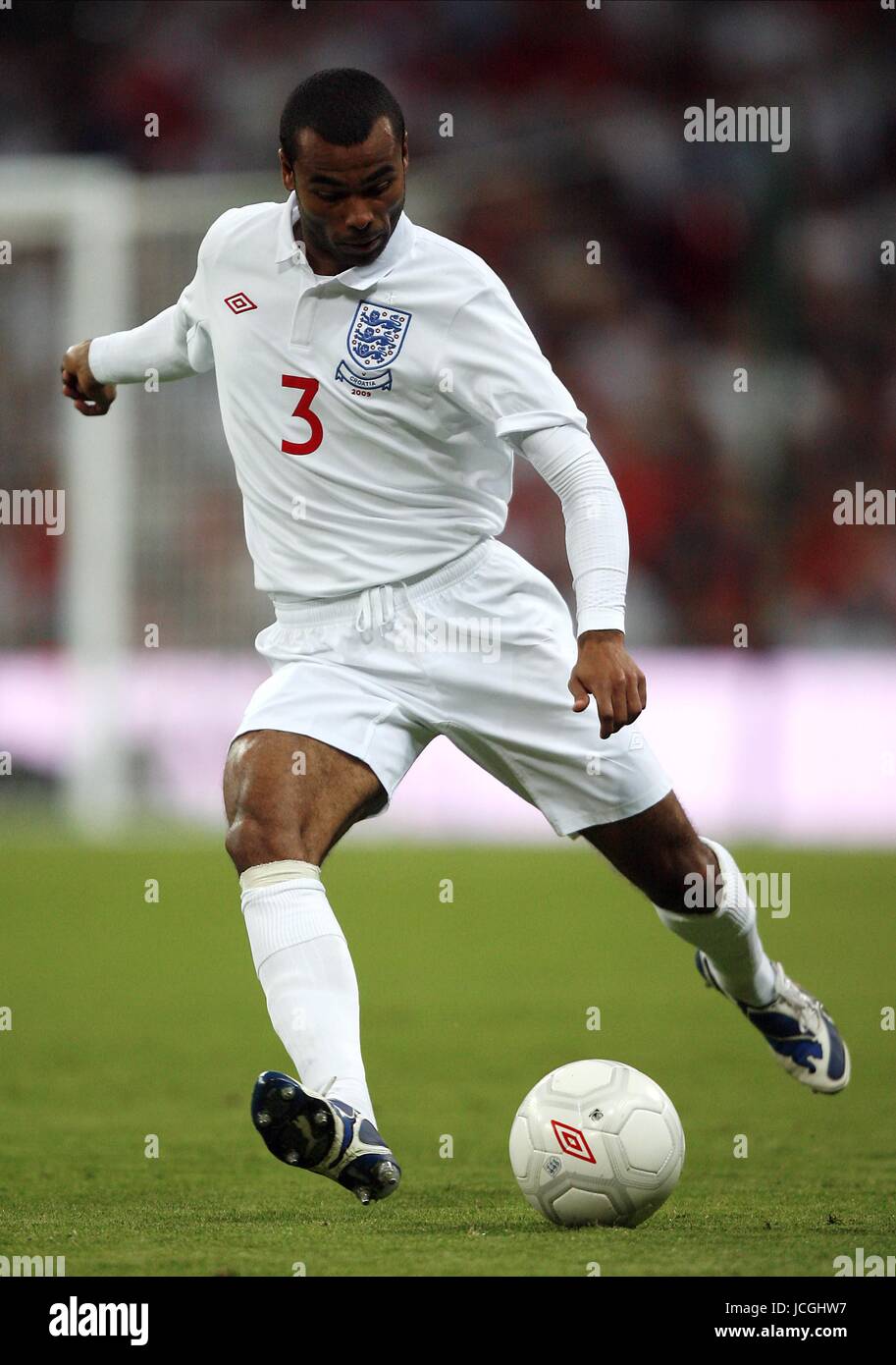 Ashley cole chelsea fc may hi-res stock photography and images - Alamy