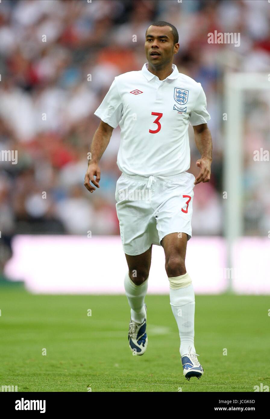 ASHLEY COLE ENGLAND & CHELSEA FC ENGLAND V SLOVENIA WEMBLEY STADIUM ...