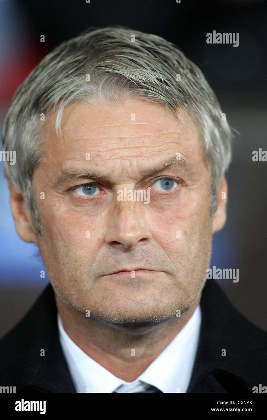 ARMIN VEH VFL WOLFSBURG COACH MANCHESTER UNITED V VFL WOLFSBURG ...