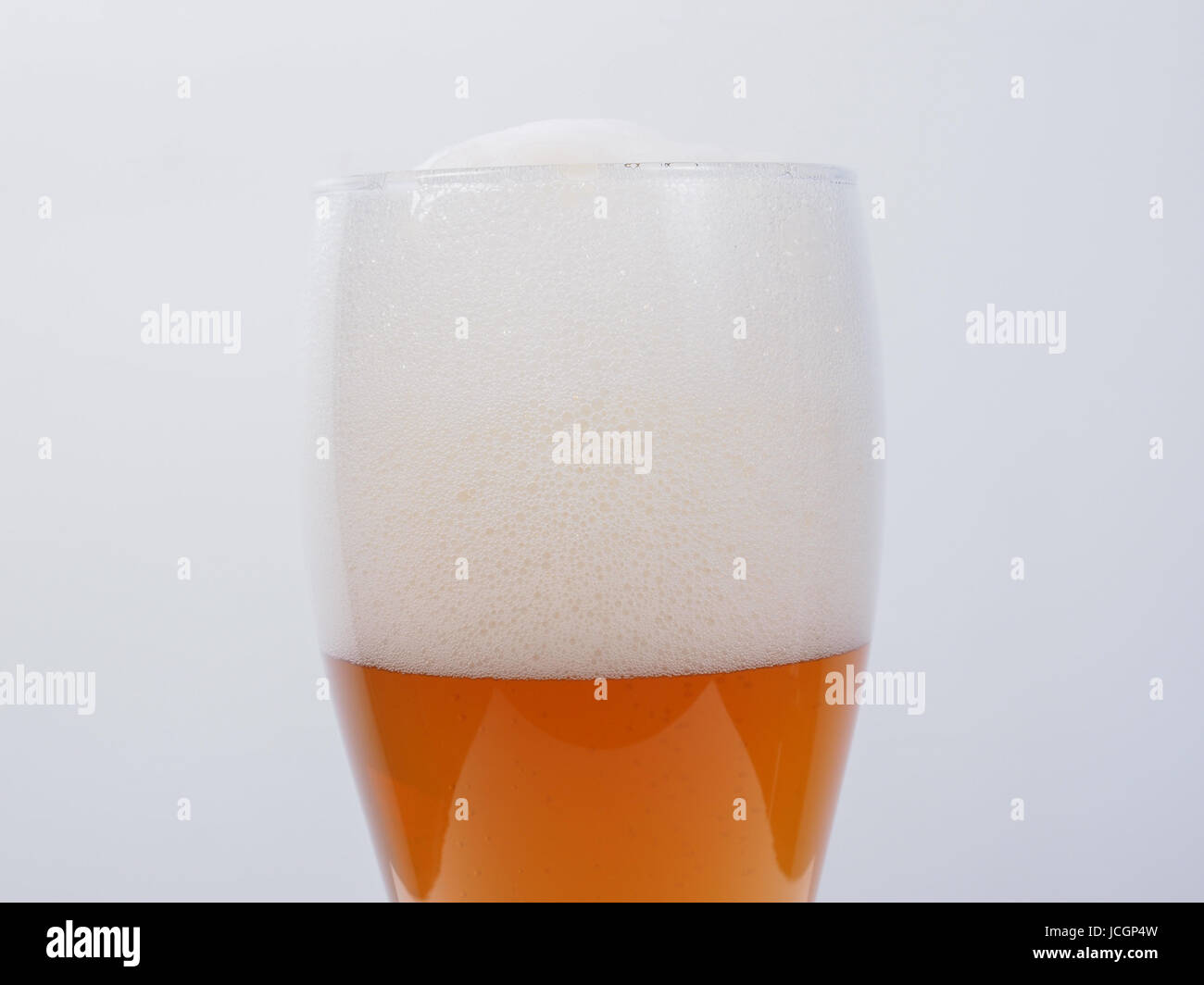 A glass of German weiss weizen beer Stock Photo - Alamy