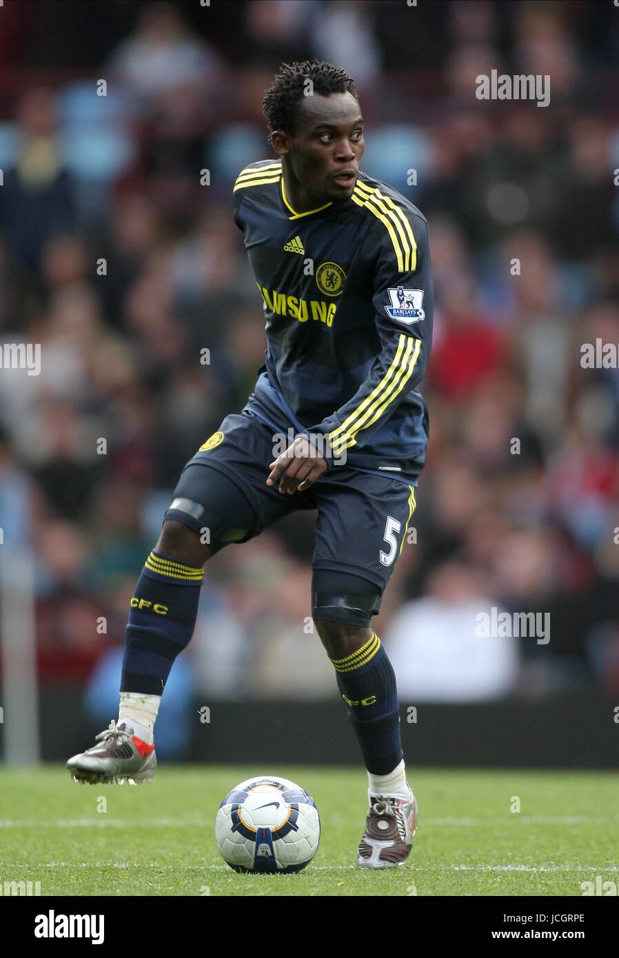 Essien chelsea fc player hi-res stock photography and images - Alamy