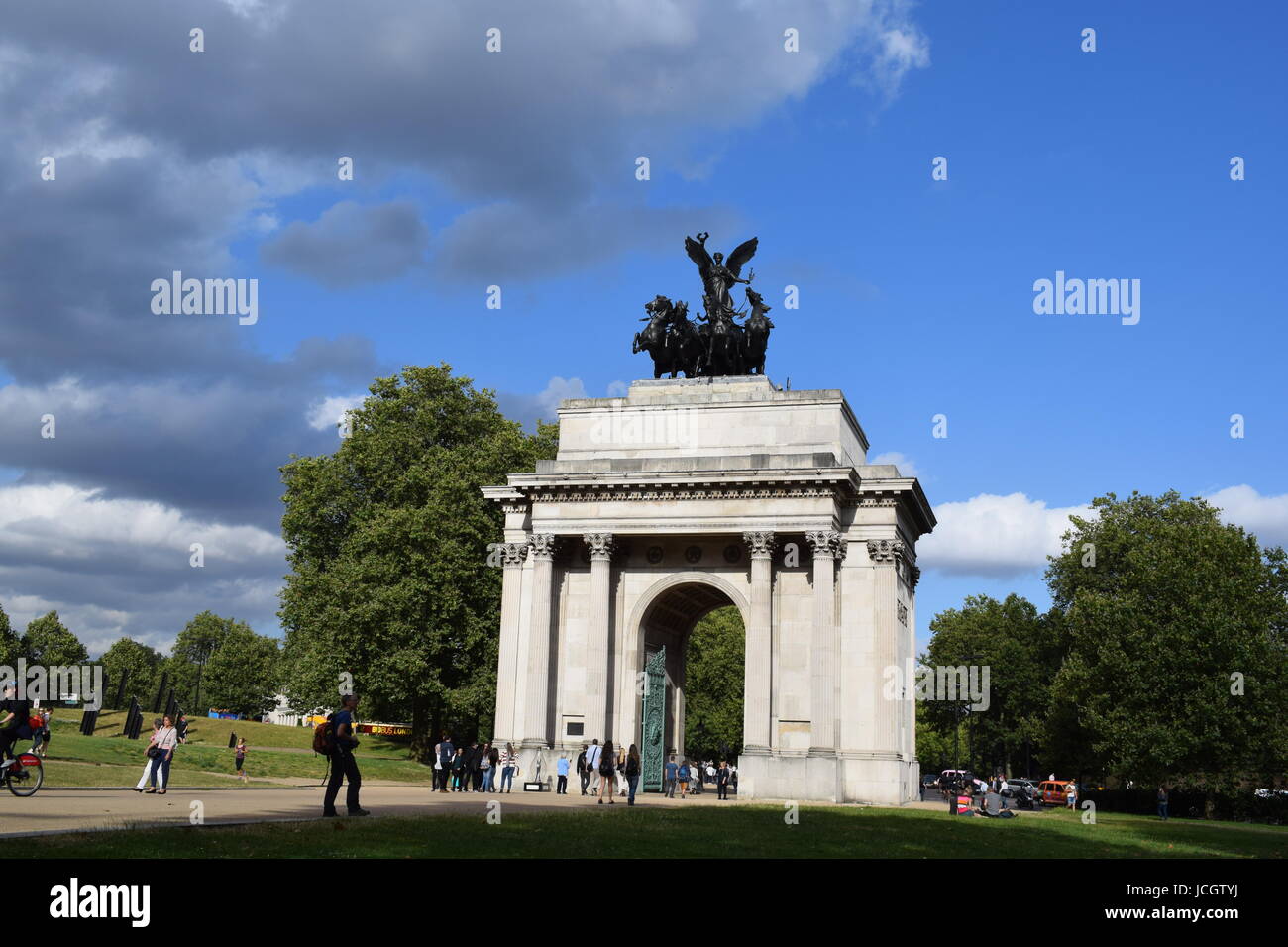Wellington Arch and Hyde Park 2016 Stock Photo - Alamy