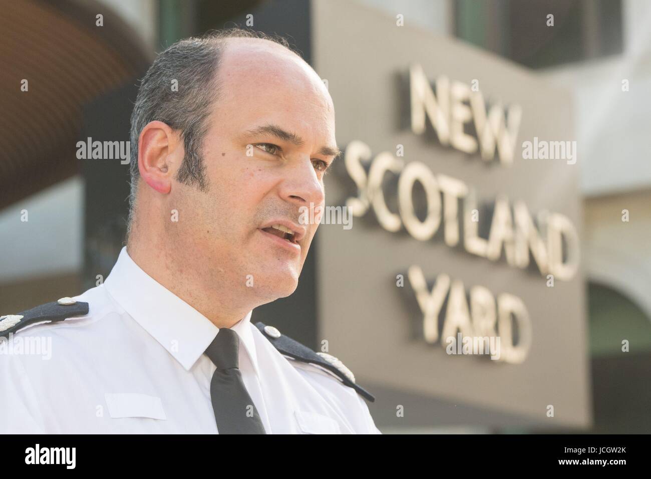 Commander stuart cundy speaks hi-res stock photography and images - Alamy