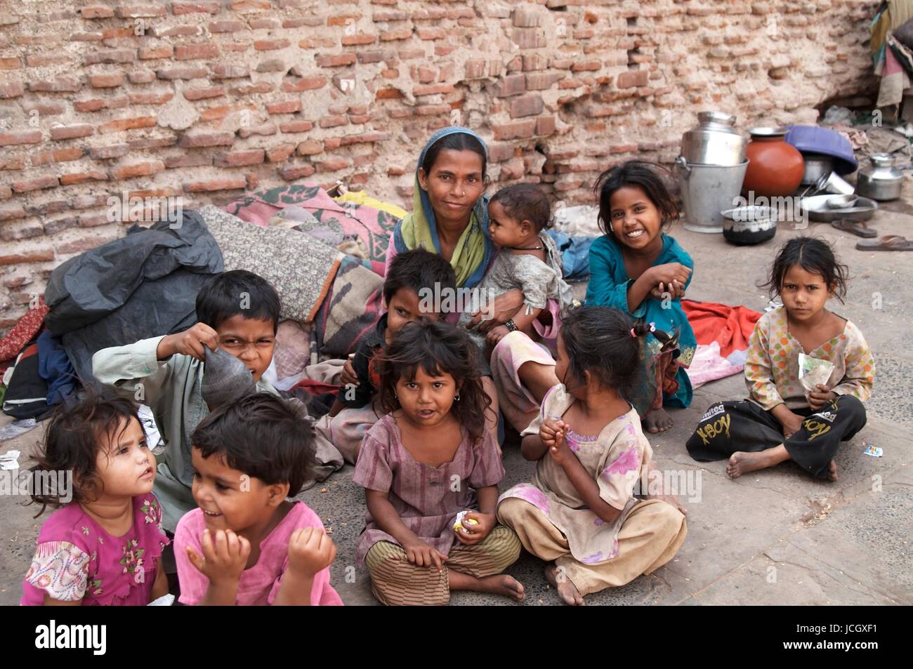 Dressed in rags hi-res stock photography and images - Alamy