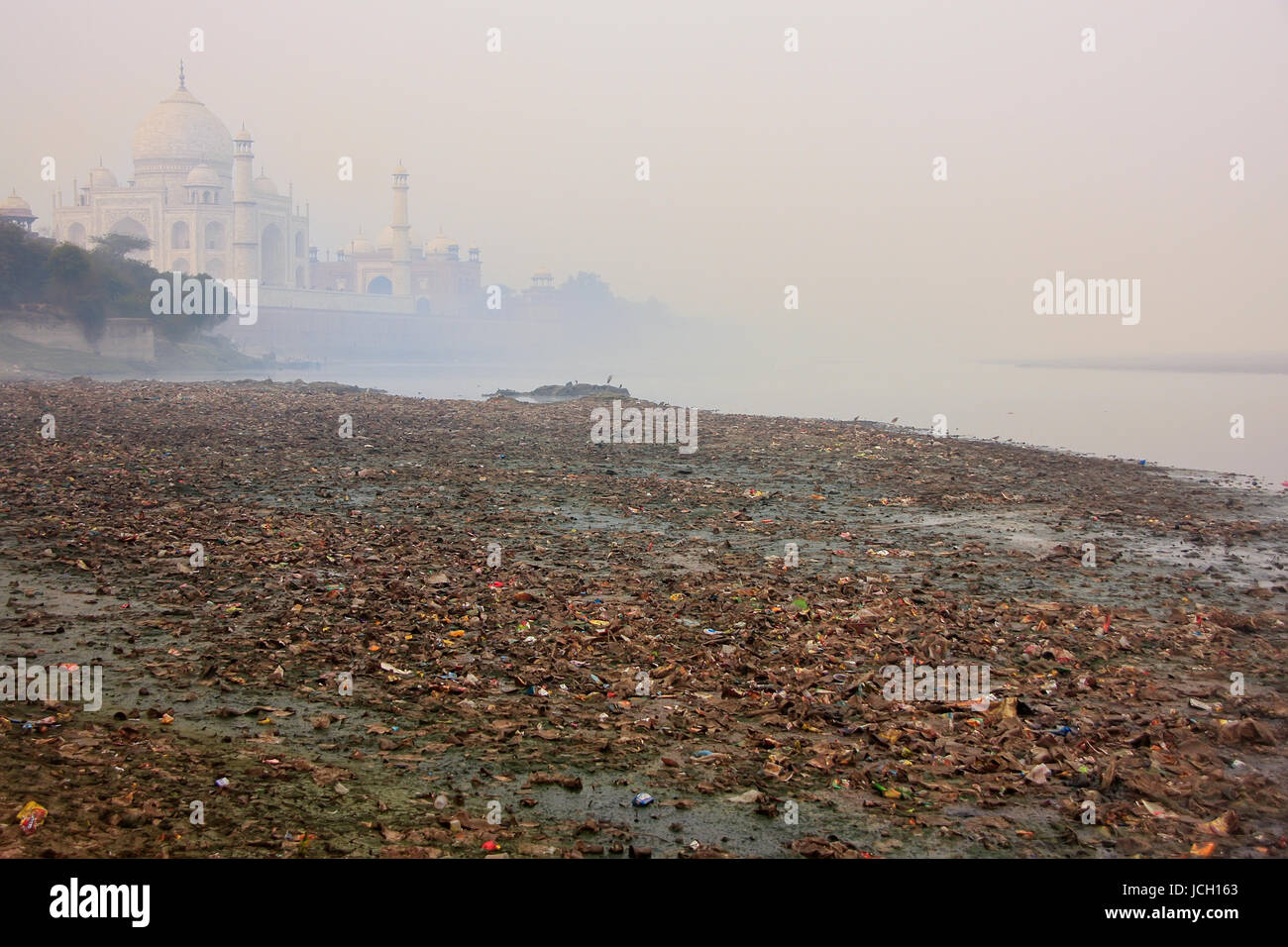 Yamuna river agra pollution hi-res stock photography and images - Alamy