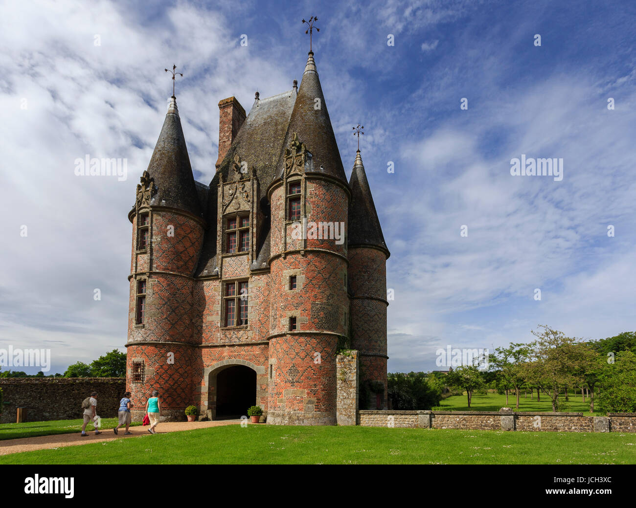 France, Orne (61), Carrouges, le château, le châtelet d'entrée ...