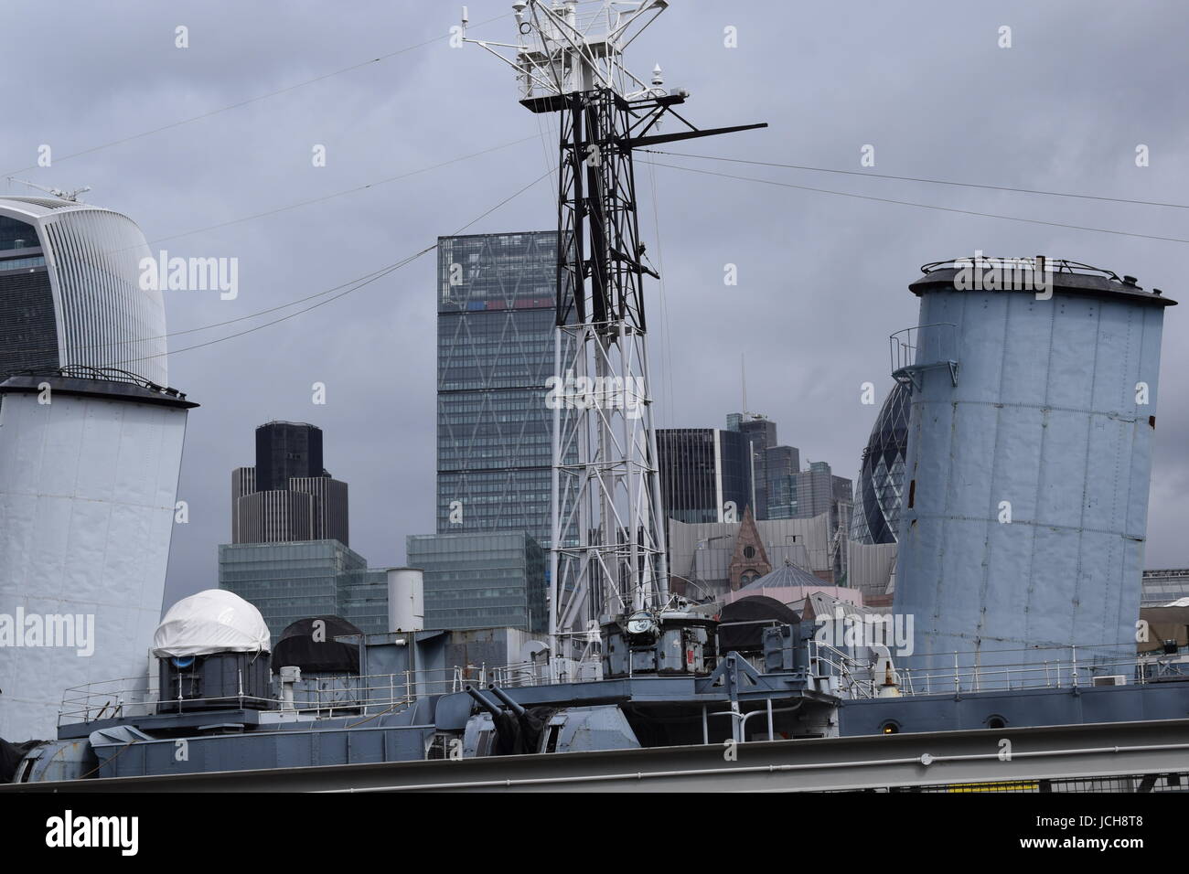 Theatre fly tower hi-res stock photography and images - Alamy
