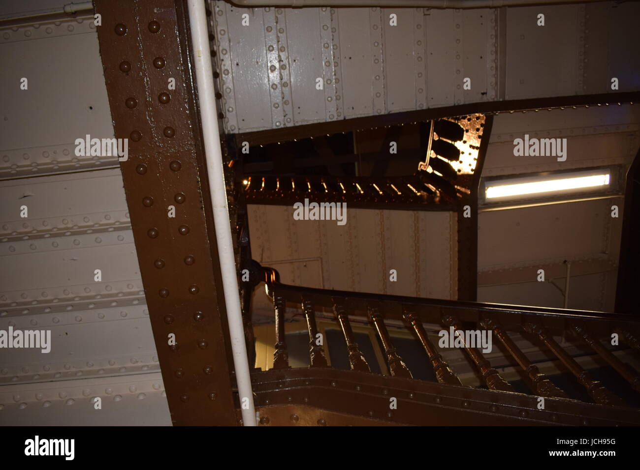 Theatre fly tower hi-res stock photography and images - Alamy