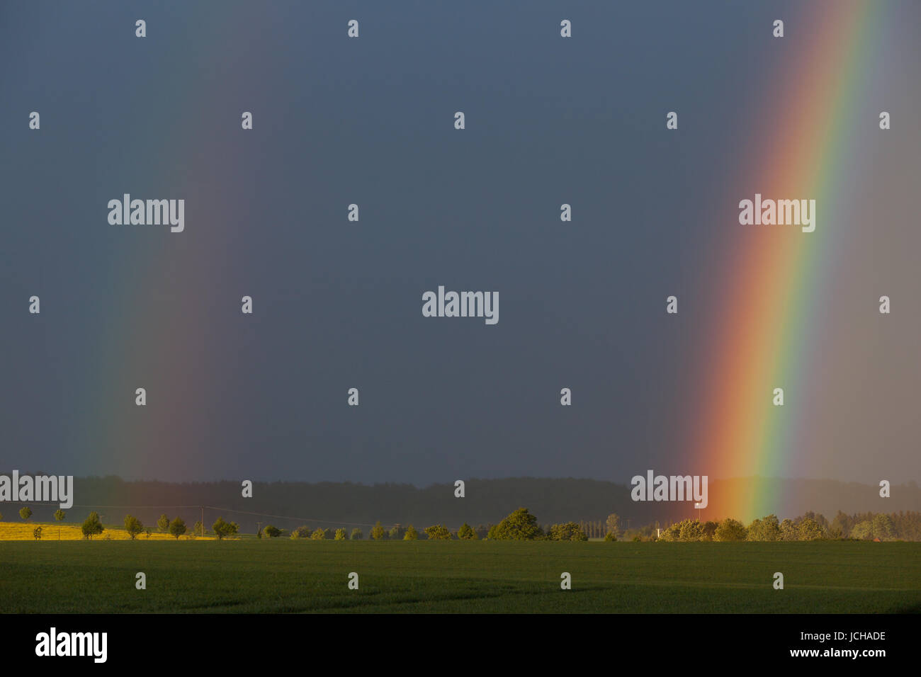 Doppel regenbogen hi-res stock photography and images - Alamy