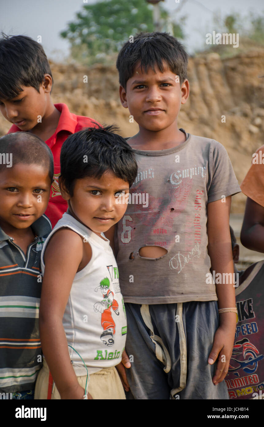 Child poverty india hi-res stock photography and images - Alamy
