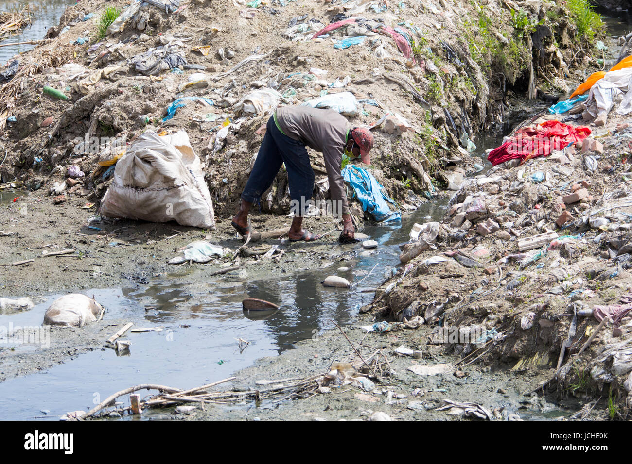 Nepal garbage picker hi-res stock photography and images - Alamy