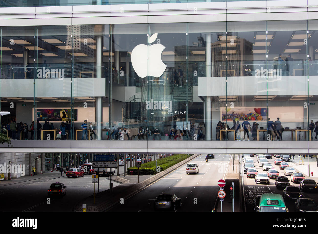 Apple Store in Hong Kong Stock Photo - Alamy