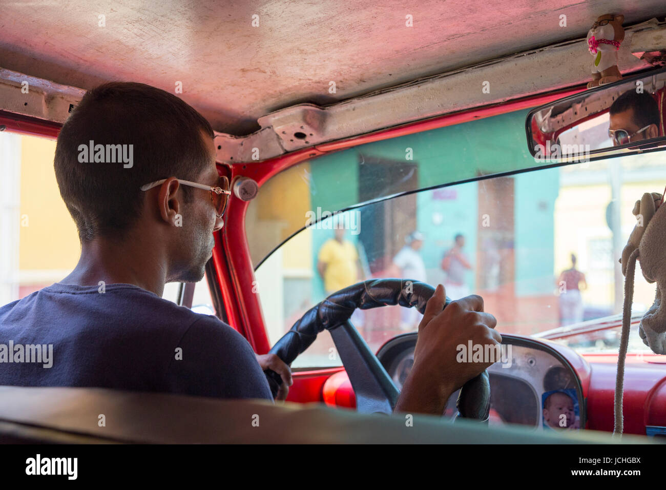 Cuban taxi driver driving classic hi-res stock photography and images ...