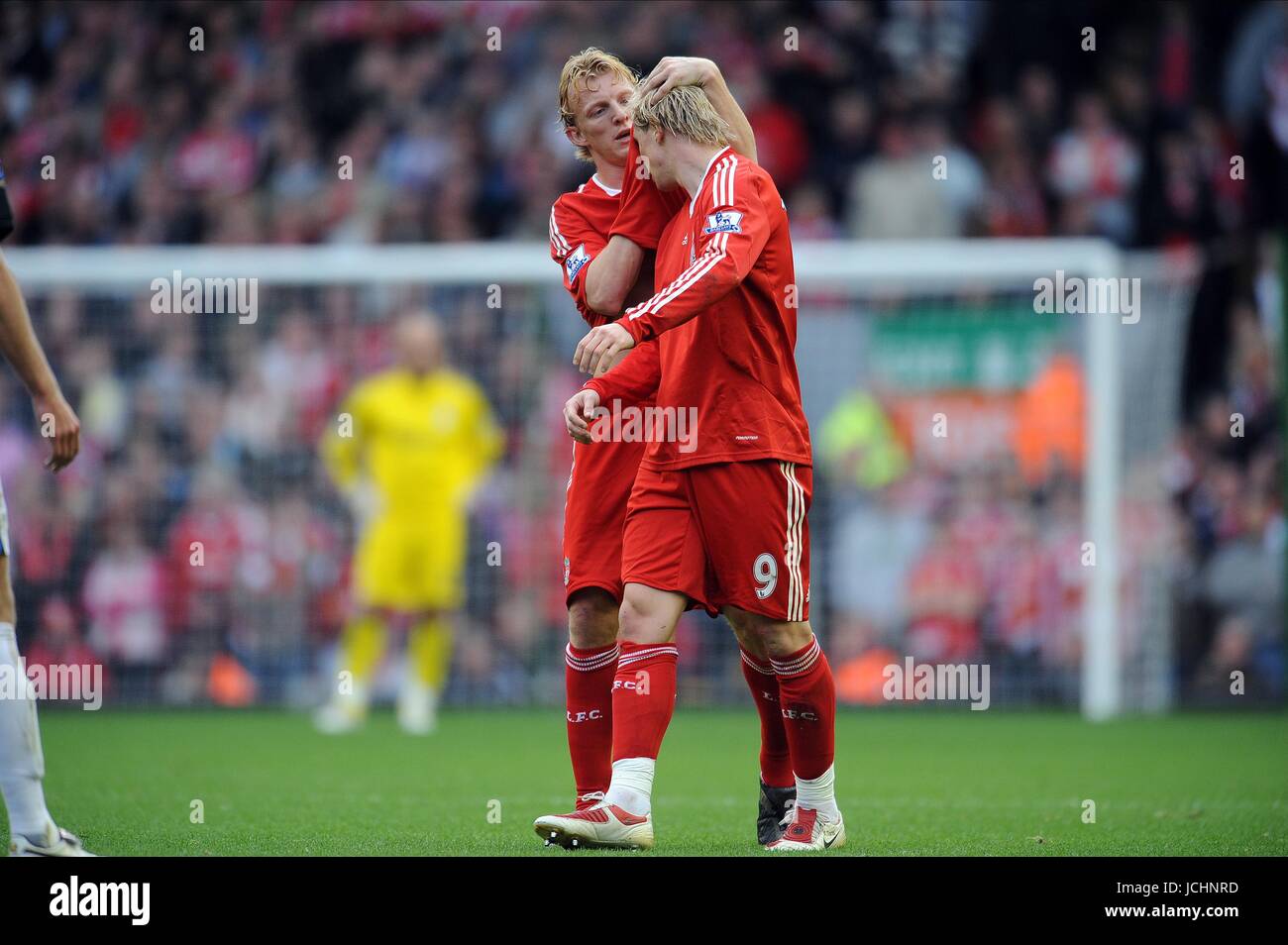 DIRK KUYT & FERNANDO TORRES LIVERPOOL V MANCHESTER UNITED FC LIVERPOOL ...